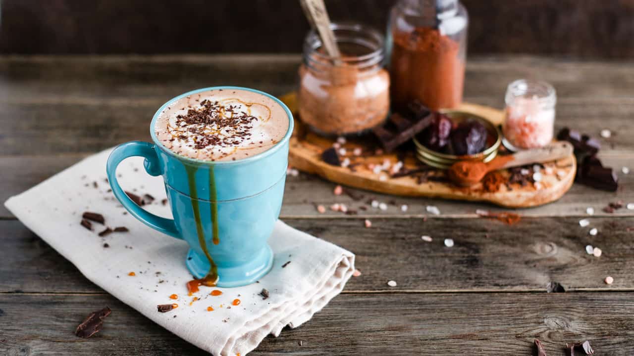 Deluxe Hot Chocolate : The Better Nutrition Program